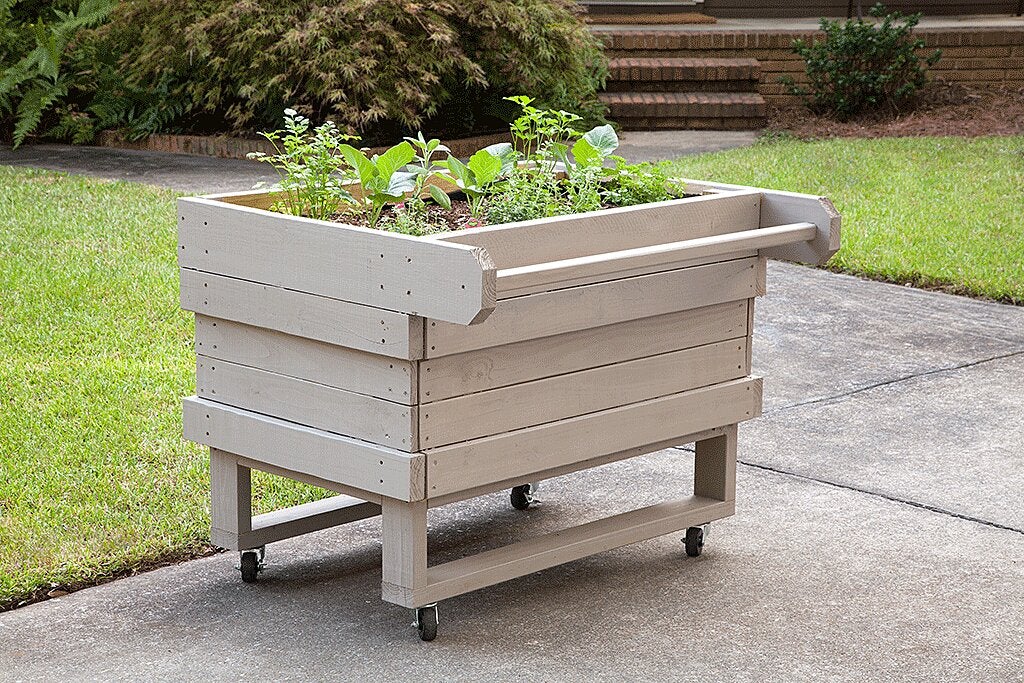 How to Build a Portable Planter – Bonnie Plants